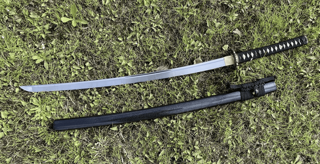 Tyrannosaurus Shinogi Zukuri Hanagara Katana | Timeblade Guild